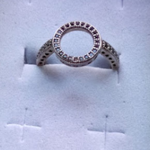 Jewelry | Ring With A Sparkly Circle | Poshmark